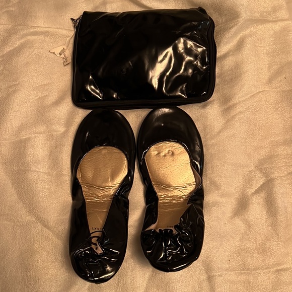 Shoes | Nwt Fold Up Slippers With Zip Shopping Bag | Poshmark